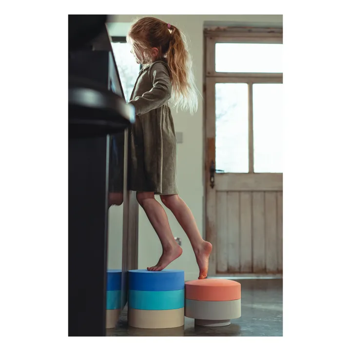 Moes - Rainbow Step Stool | Smallable