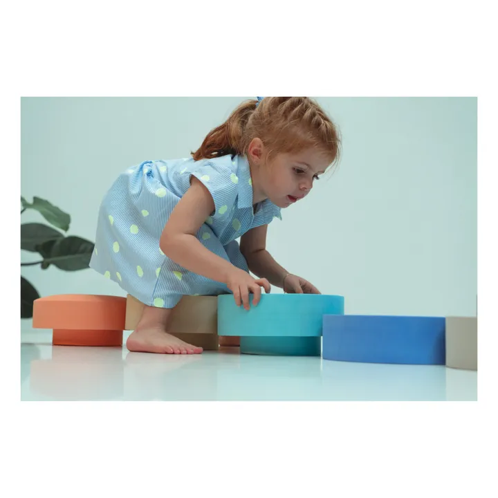 Moes - Rainbow Step Stool | Smallable