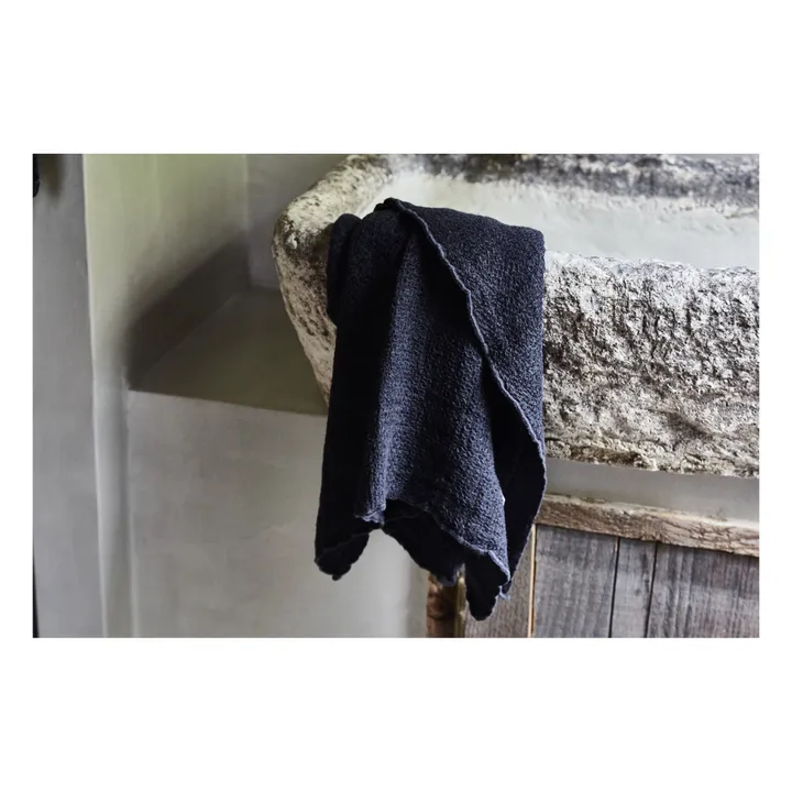 Autumn - Embossed Linen Bath Towel - Carbon | Smallable