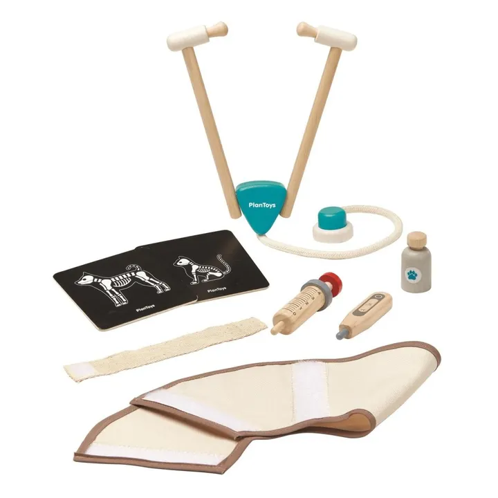 Plan Toys - Vet Set | Smallable