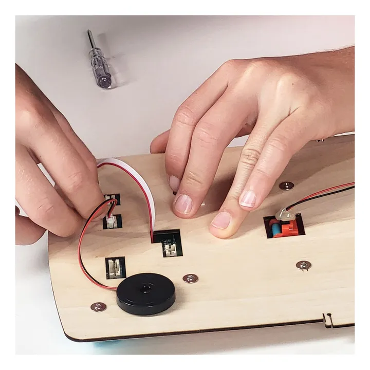 Buki - Electronic basketball to build | Smallable